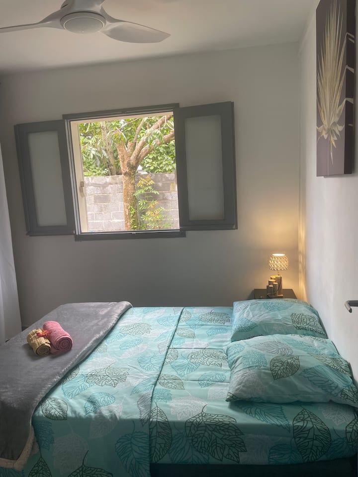 Maison : Location Chambre I - Rez-de-chaussée - Saint-Benoît