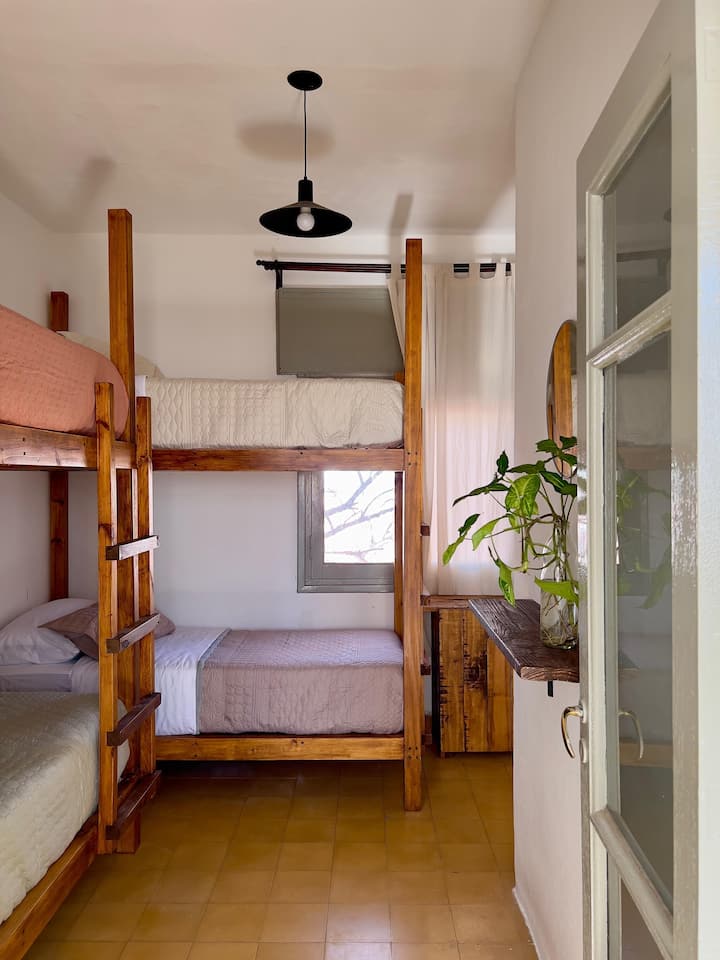 Cálido Hostel A Un Paso De Todo. Con Desayuno. - Córdoba
