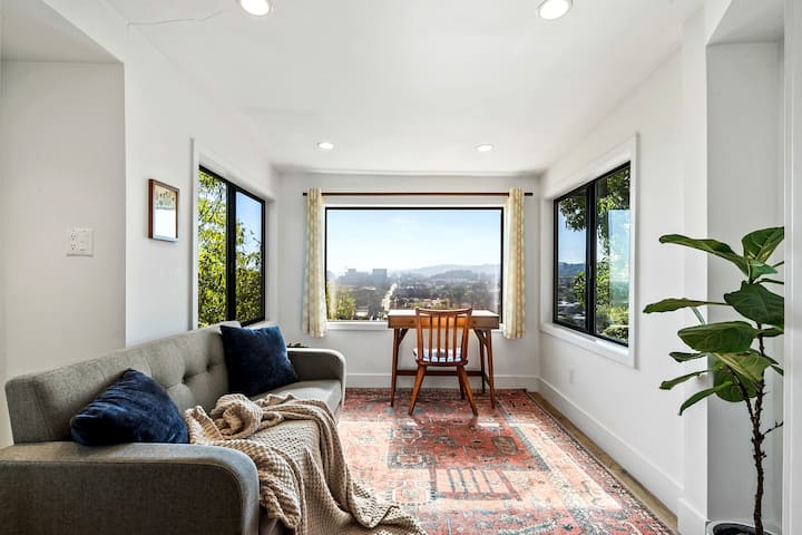 Silver Lake House In The Hills - With Parking - Los Ángeles, CA