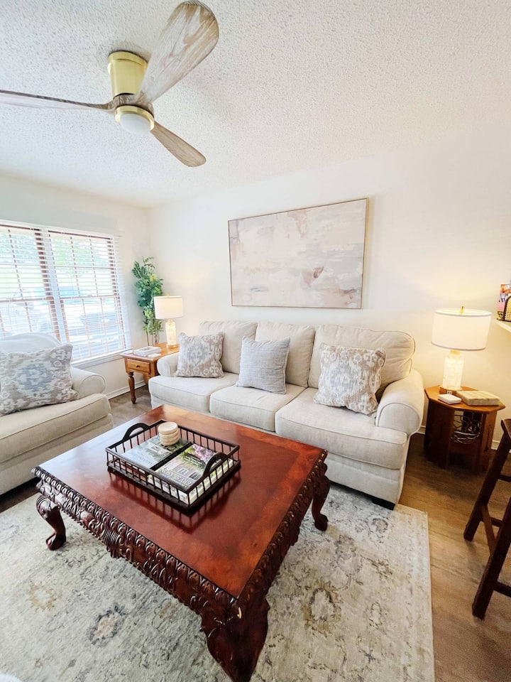 Cozy, Cottage - Holiday Island - Emerald Beach, MO