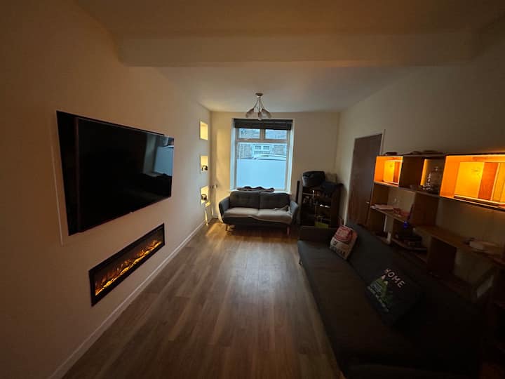Welsh Terrace House (2 Bed) - South Wales