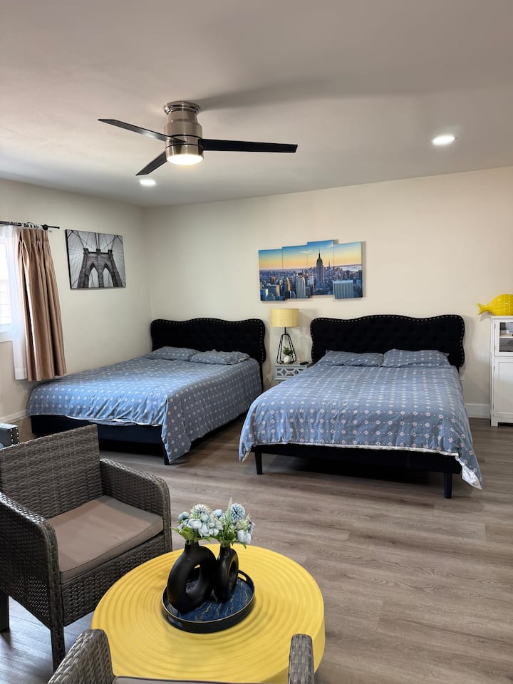 Studio Nearby Disneyland 15m - Santa Ana, CA