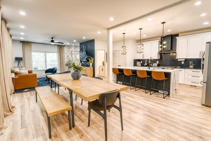 One Mile To Mercedes Benz Stadium And Gwcc - Atlanta, GA