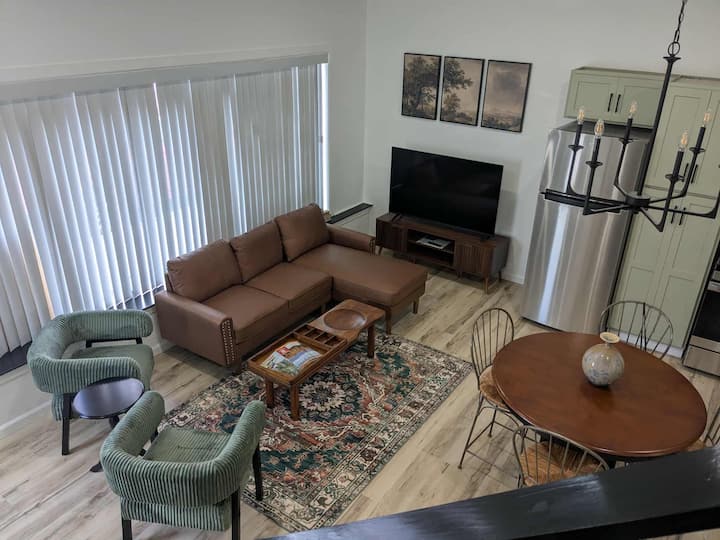 Wonderful Life Bridge Views - Seneca Falls, NY