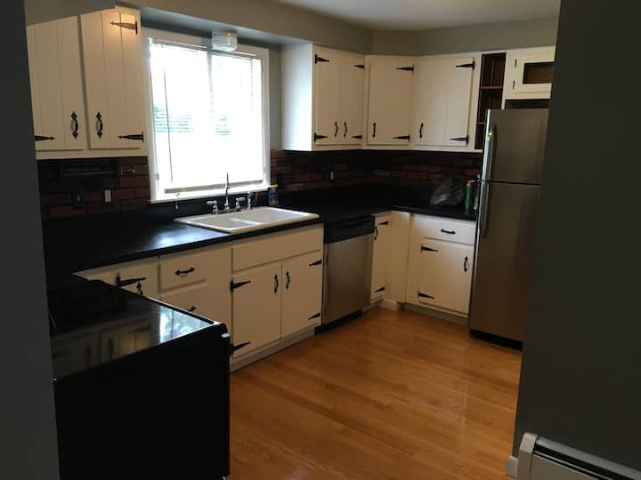 Great 1 Bed Guest Suite - Great Neighborhood! - Utica, NY