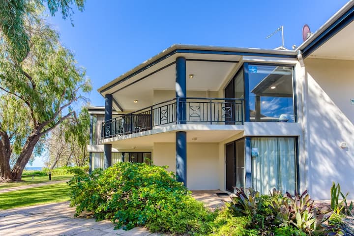 Absolute Beachfront - Busselton