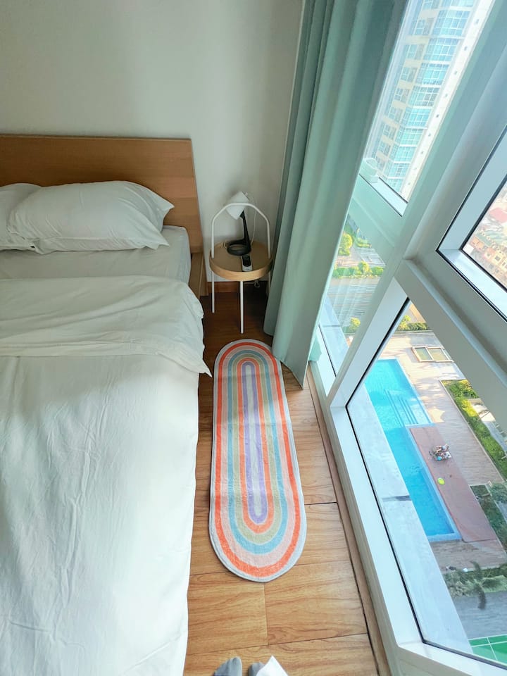 Calm Canopy 1br Bgc Mitsu| Parking, Wifi & Netflix - Taguig