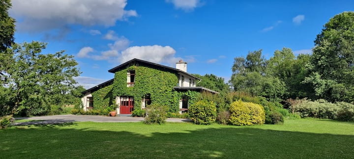 Charming Country Escape

Self Check In

Parking - Portarlington