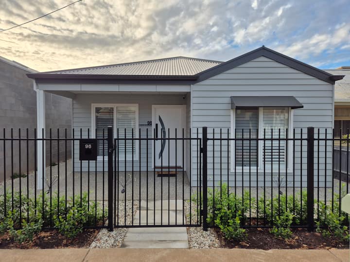 Inner City Getaway On Lemon- Sleeps 6 - 米爾杜拉