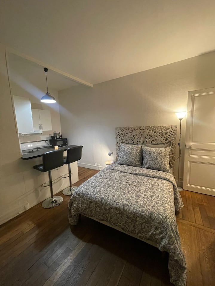 Paris Clichy /Champs-élysées/métro 1️⃣ 3️⃣ /1️⃣4️⃣ - Clichy