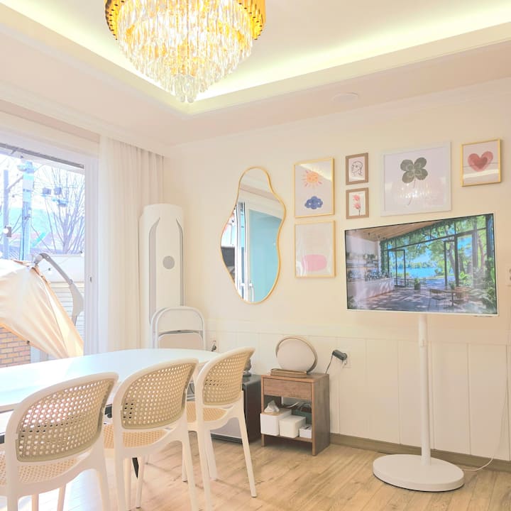 Perfect Group Stay Suwon Haenggung | 2-story Home - Suwon-si