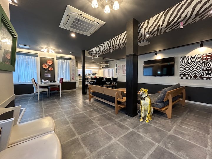 アフリカンラグジュアリースタイルの豪華客室 1棟貸切 Bbq 大人数対応 ファミーユ大室 - 川奈