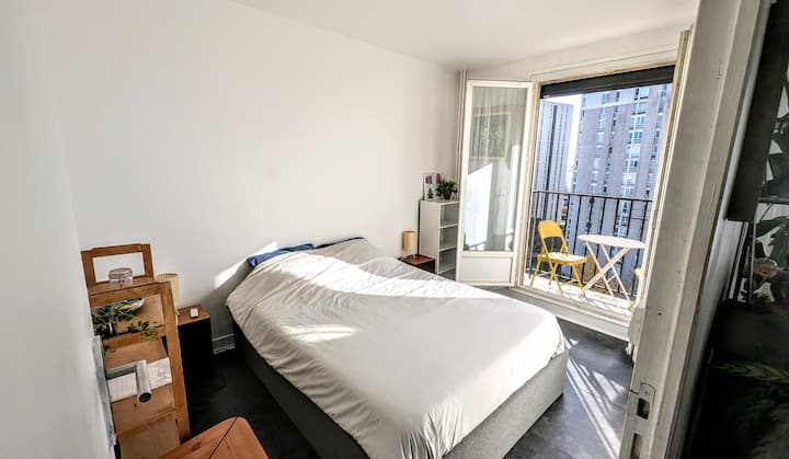 Chambre Ensoleillée Avec Balcon Chez Artistes - Aubervilliers