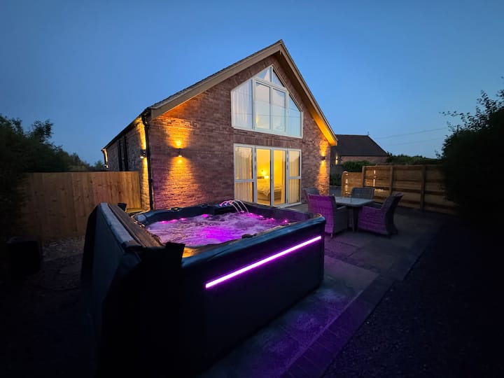 Little Acorn Holiday Home - 아이어브릿지