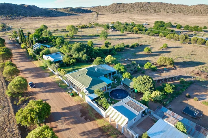 Restored Karoo Cottage | Pool | Pets | Slip Off N1 - Philippolis