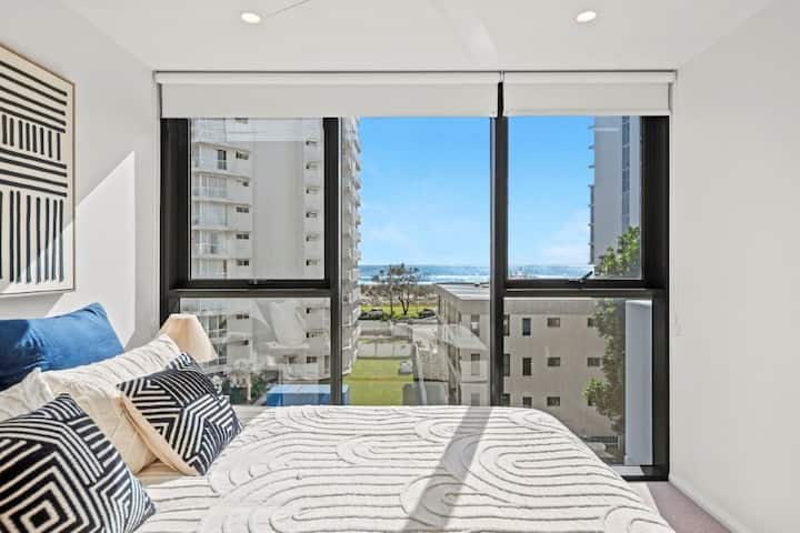 The Vibe Of Kirra - Long Term Lease Available Now! - Gold Coast