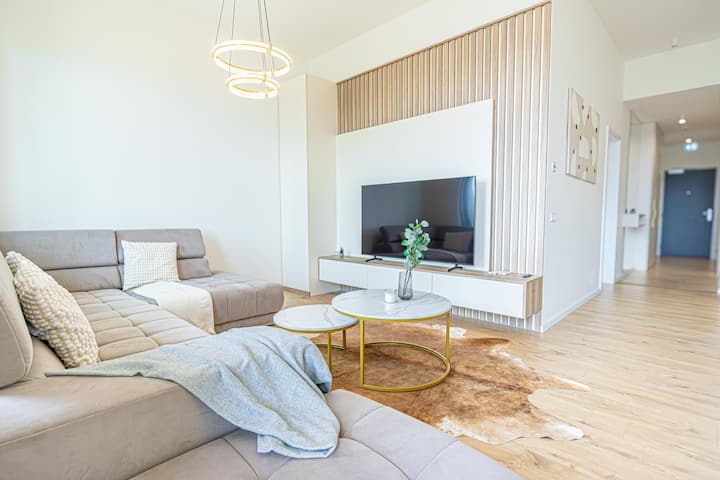 Fancy 2br & 1lr Apartment W/ Panoramic Sky View - Bratislava