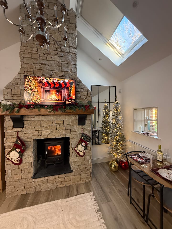 Holly Cottage | Cozy Loft W/fireplace - Tullow