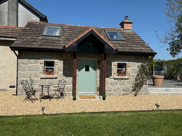 Holly Cottage | Cozy Loft W/fireplace - Tullow