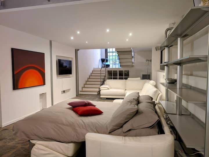 Navigli Hidden Gem: Modern Comfort, Historic Soul - Milão