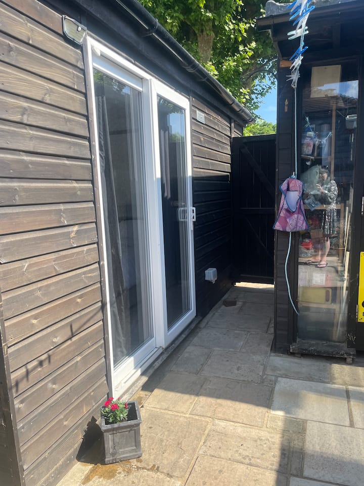 Cosy Cabin - Heart Of Beckenham - London