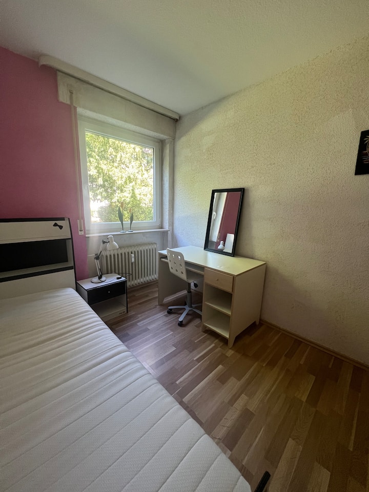 Zimmer In Frankfurt Zeilsheim - Eschborn