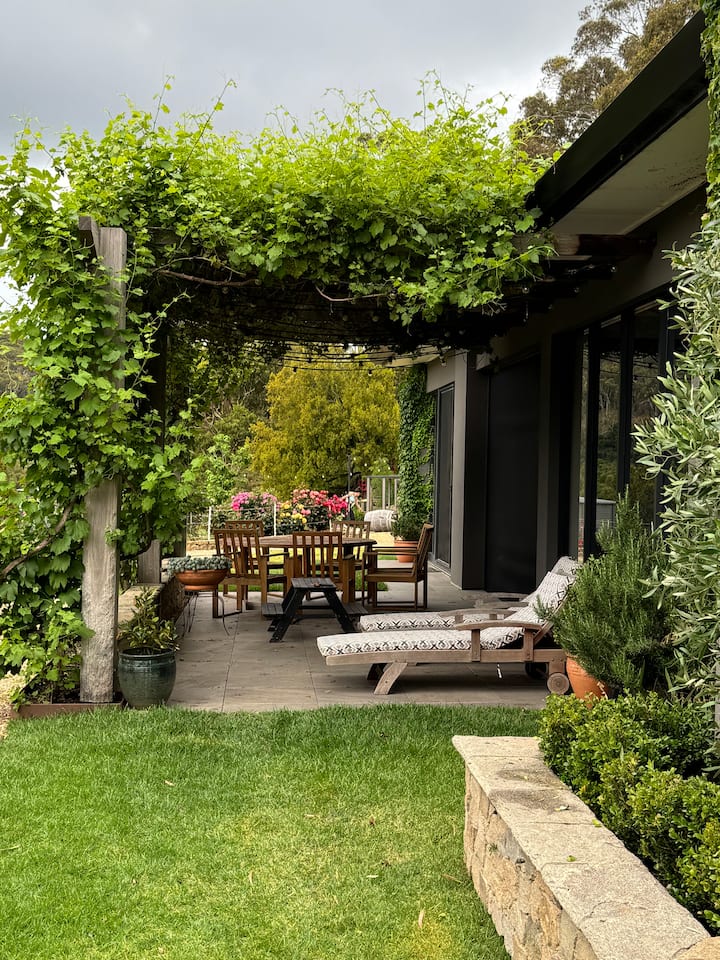 Sweeping Views, Secluded Luxury, 20 Mins To Cbd - Bridgewater, Australia