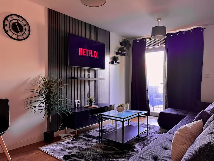 Modern | Central | Haven | 1br + Balcony - 謝菲爾德
