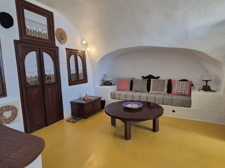 Kristy Cave House - Oia