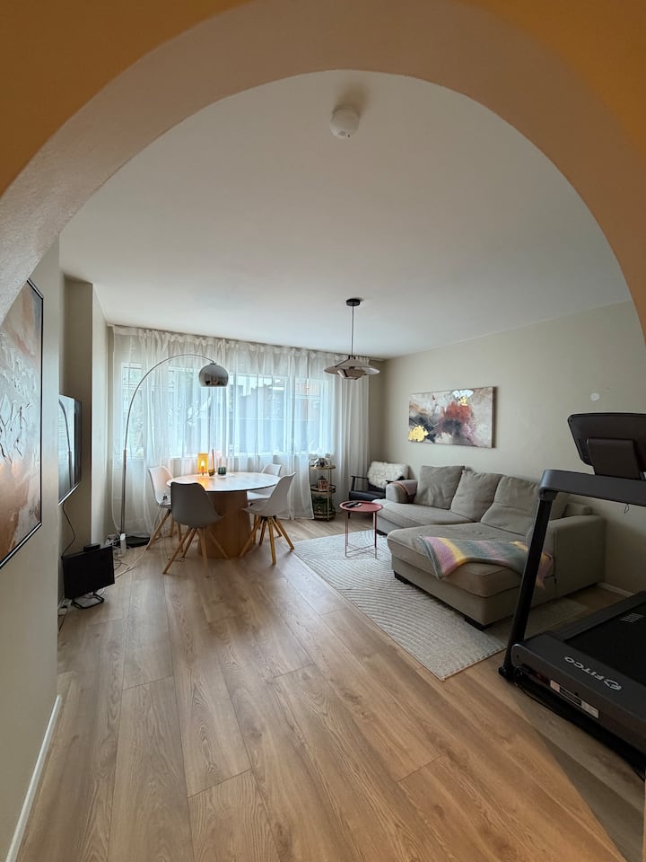 Cozy Apartment In Laugardalur, Iceland. - Islandia