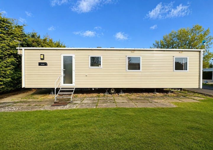 Superb Caravan Near Skegness Ref 33033e - Skegness