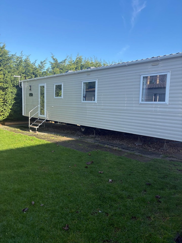 Superb Caravan Near Skegness Ref 33033e - Skegness