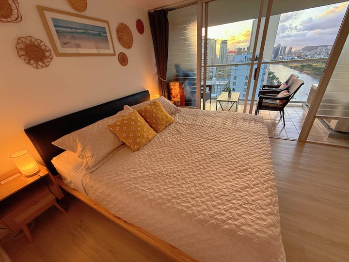 21st Fl View &Waikiki Famliy Retreat! - Honolulu
