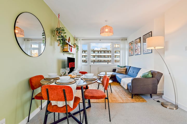 Spacious 2-bed In Hoxton: Stylish London Retreat - London, UK