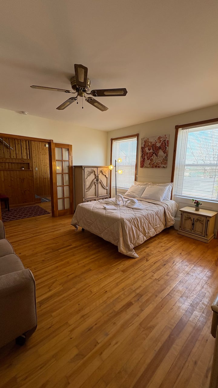 Spacious 3 Bedroom-5 Beds-wifi-parking Available - Saint John