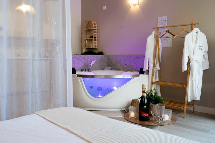 La Suite Sensuelle (Balnéo Et Tantra) -1h De Paris - Nemours