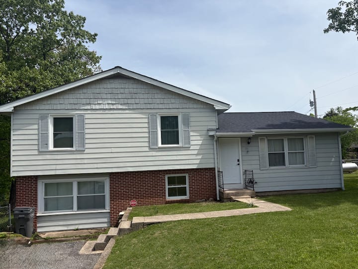 Country On The Outside, Cozy On The Inside - Waynesville, MO