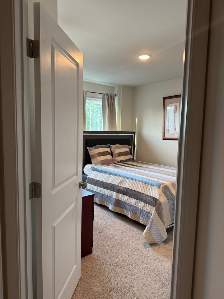Room In A Modern Townhome - Fredericksburg, VA