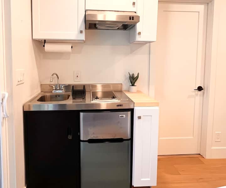 Privateentry-kitchen-selfcheckin-safe - Orange County, CA