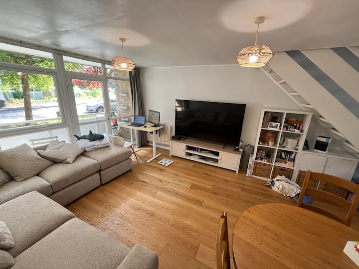 Spacious&cozy Room In The Centre - Woking