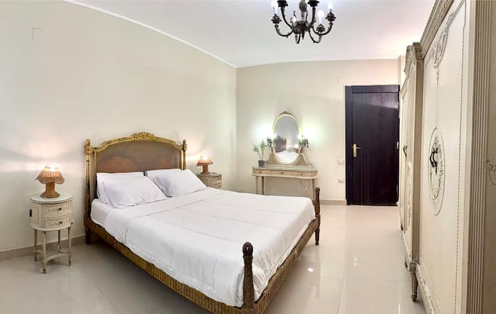 Elegant 3br In Zamalek | Near Nile & Museums - Kairo