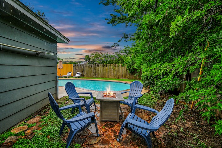 Family Fun · Pool · Firepit · Games · Movie Nights - Bellaire, TX