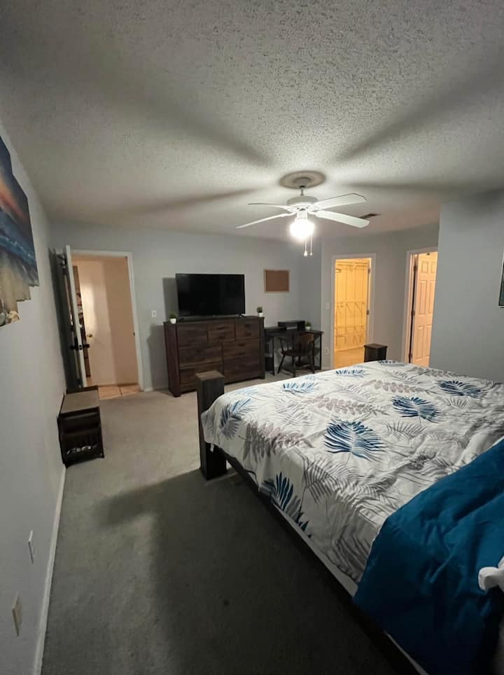 Fully Furnished Room And Private Bathroom - Niceville, FL