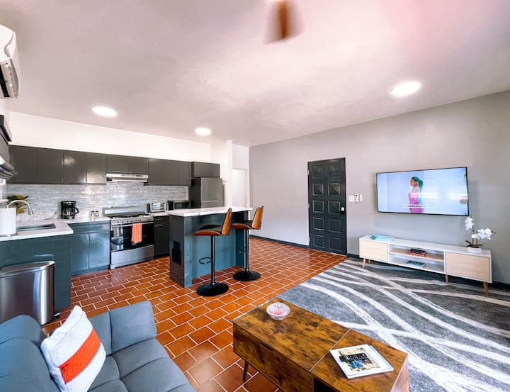 Deany’s Uptop Luxury Suite 1 - Anguilla