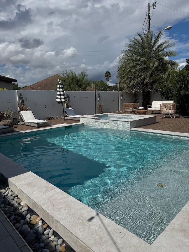 Relaxing Home W/ Pool, Theatre & Central Location - McAllen, TX