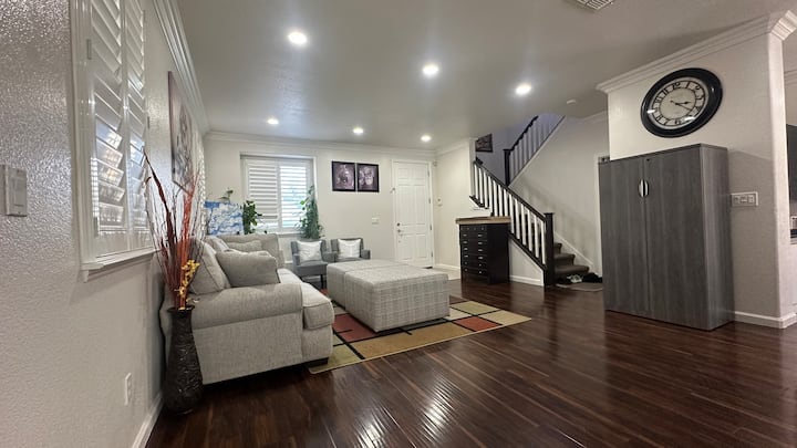 Luxe Spacious /Pool/playground/bbq - Manteca, CA