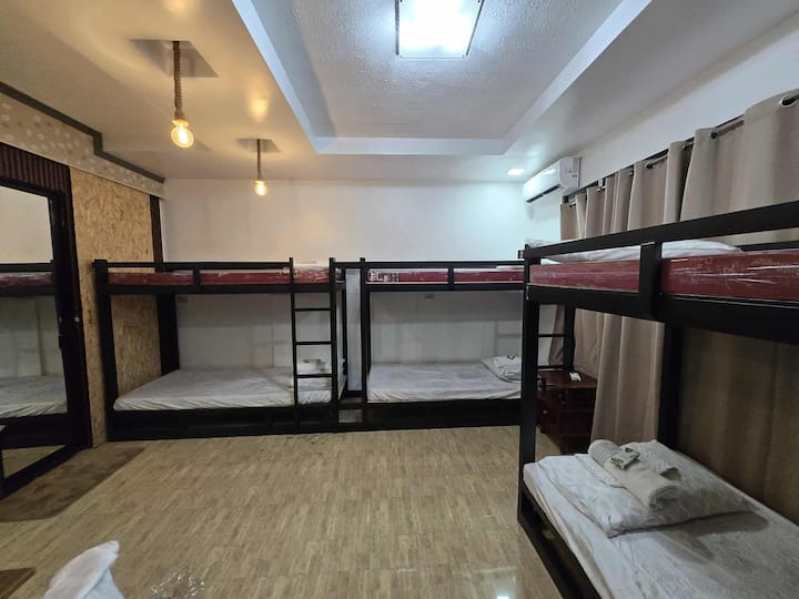 Modern Bed Bunks Studio With Parking - Digos