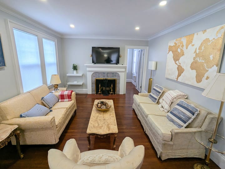 Newly Renovated Cozy, Spacious, 2br Unit W/parking - Waltham, MA