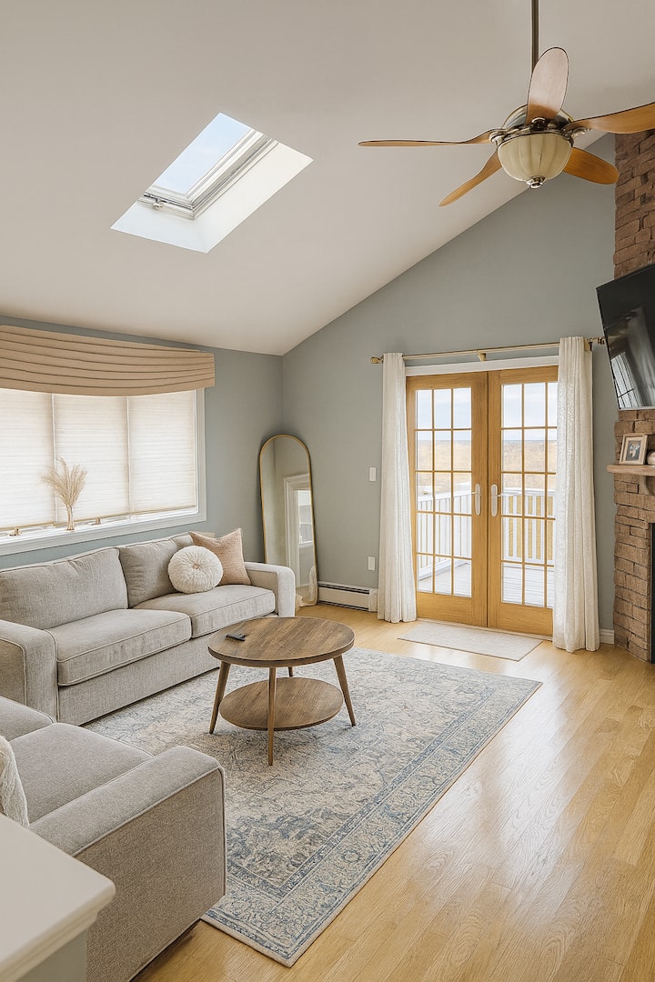 The Sapphire House With Hot Tub And Deck View - Chelsea, MA