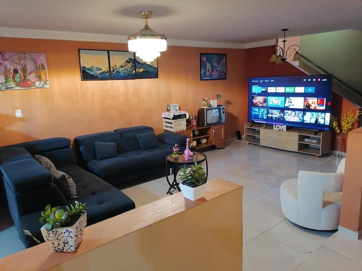 Linda Casa Ubicada En Zona Exclusiva Y Estratégica - San Salvador (El Salvador)